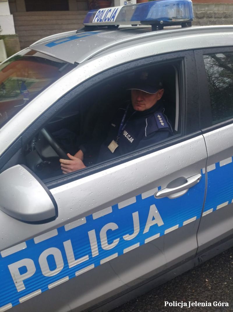 Policjant po służbie zatrzymał kierującego na zakazie - Jelonka.com - wiadomości Jelenia Góra