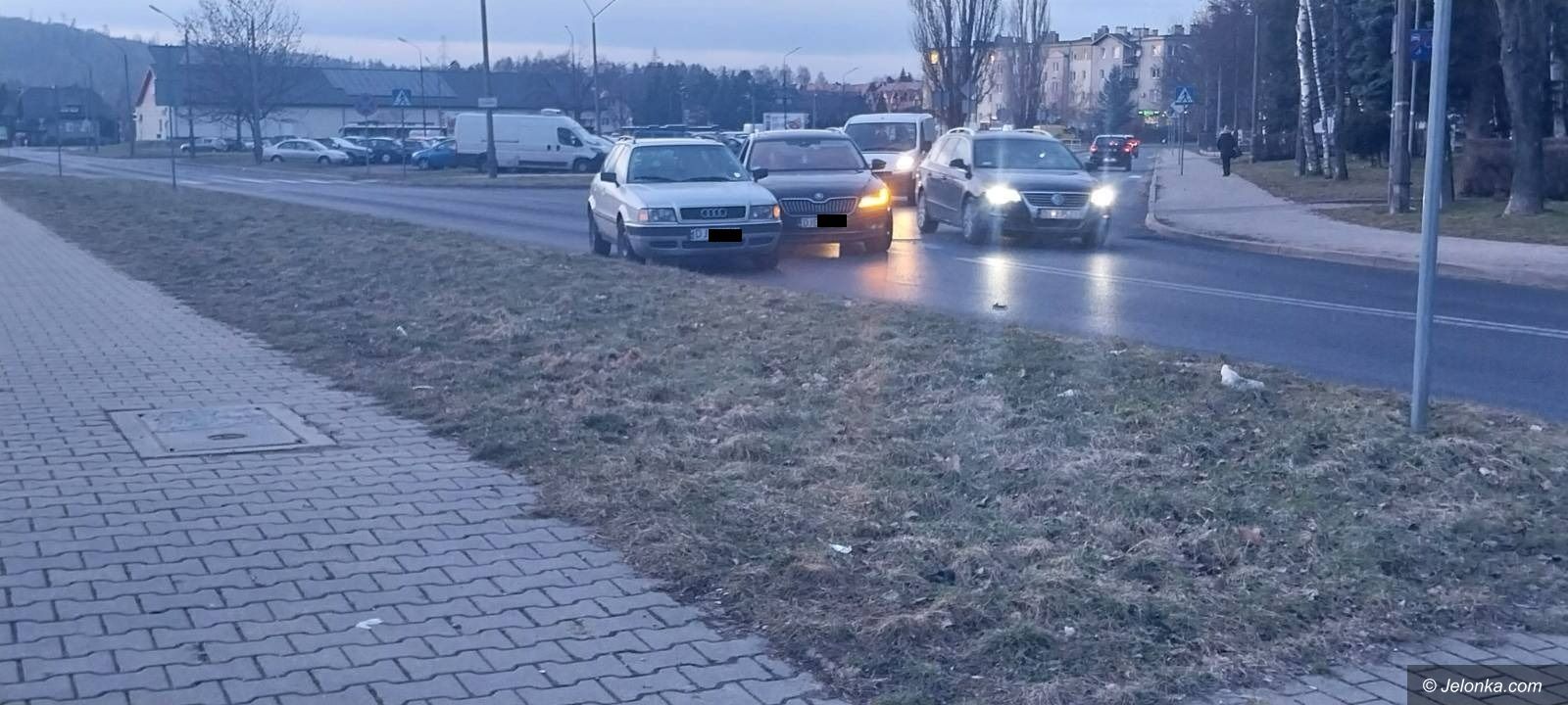 Kolizja na Kiepury - Jelonka.com - wiadomości Jelenia Góra