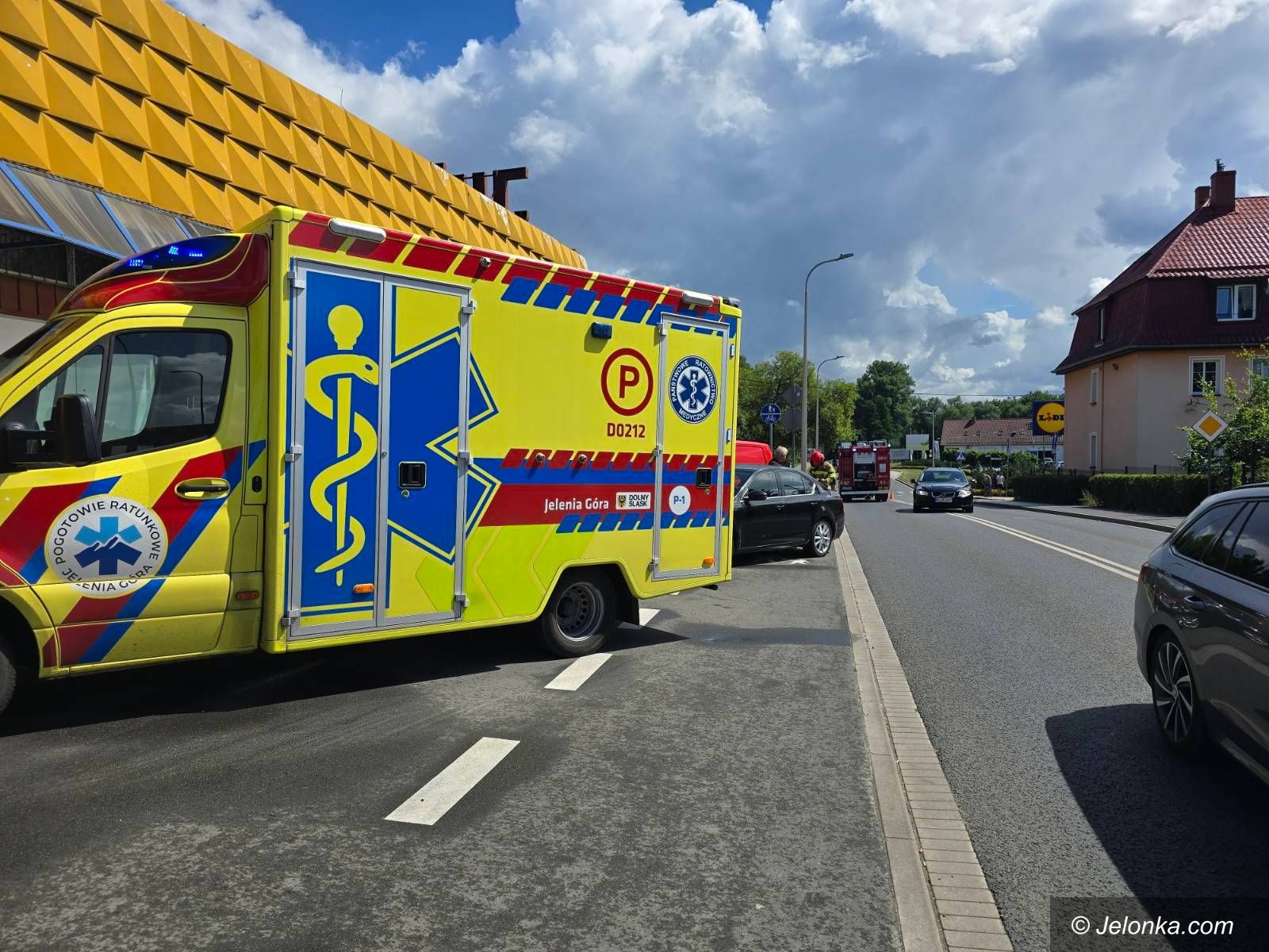 Kolizja koło Lidla - Jelonka.com - wiadomości Jelenia Góra