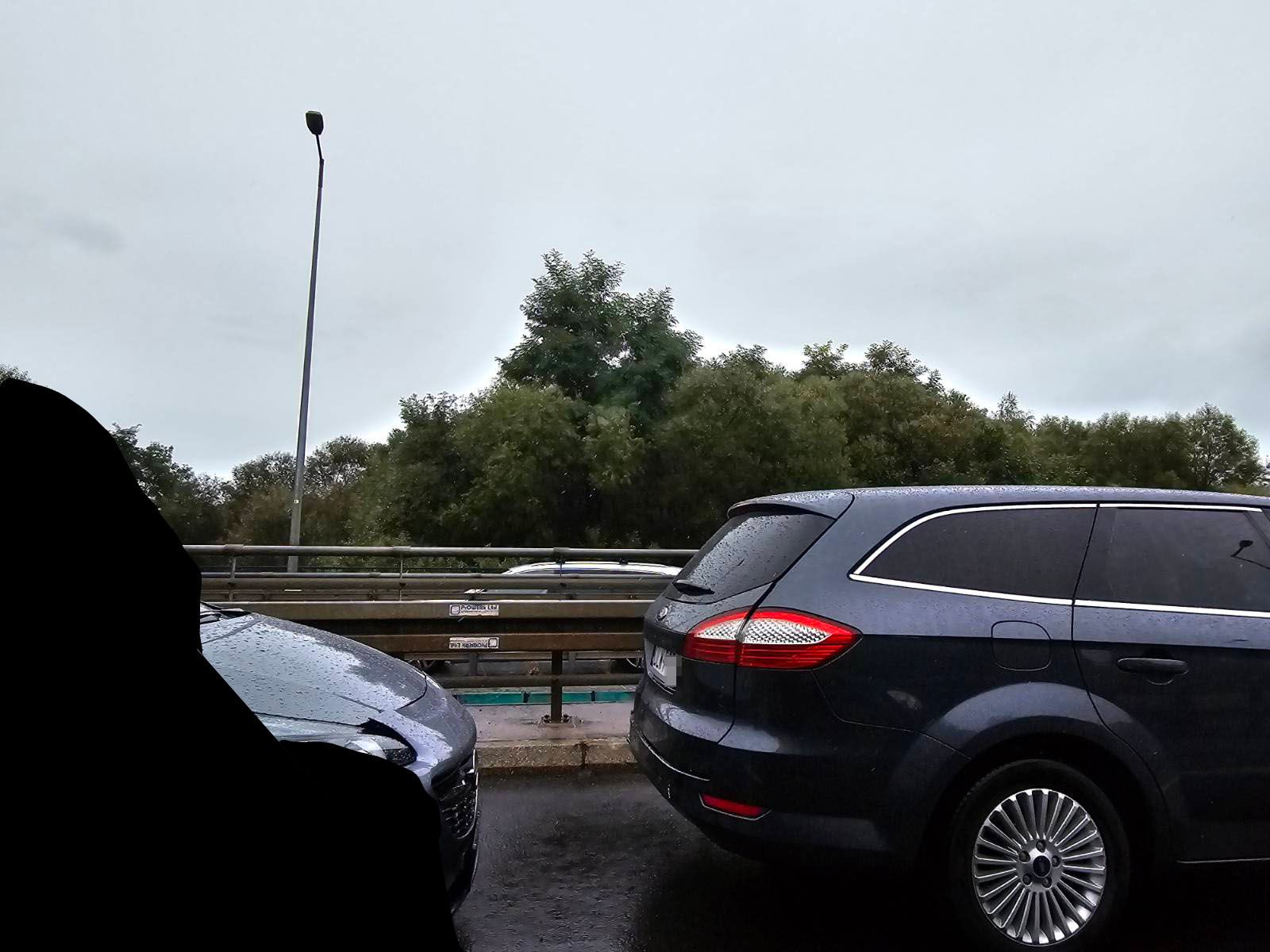 Kolizja przy Nowym Rynku - Jelonka.com - wiadomości Jelenia Góra