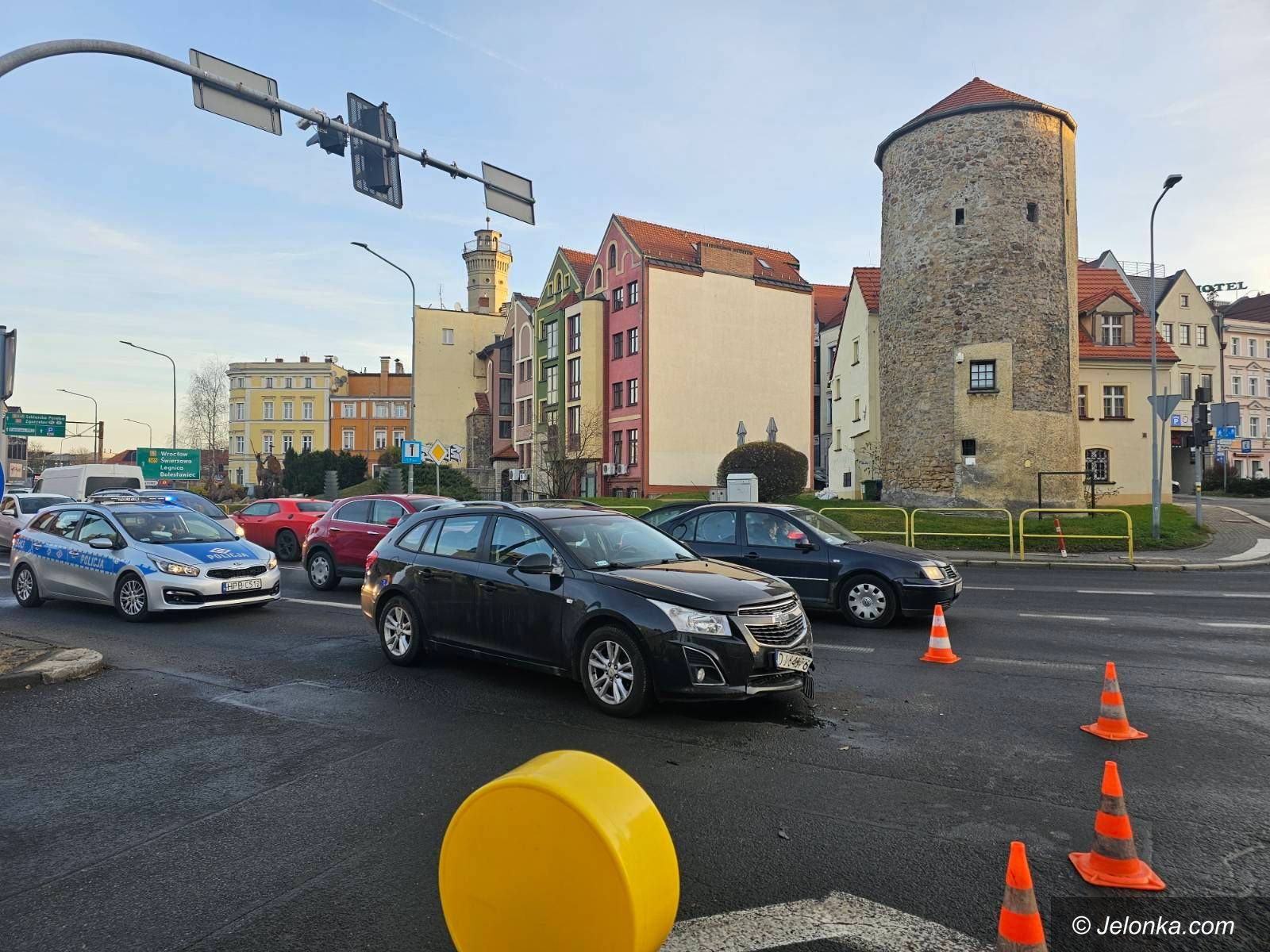 Kolizja w centrum Jeleniej Góry - Jelonka.com - wiadomości Jelenia Góra